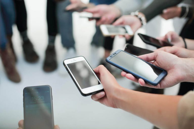 How Long Do Phones Last: Understanding the Average phone Lifespan | myhalo